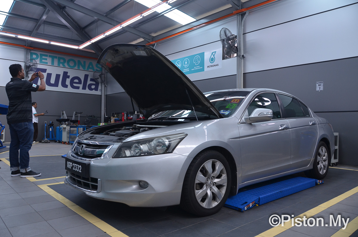 First Petronas AutoExpert Centre opens in Shah Alam - News and reviews on Malaysian cars ...