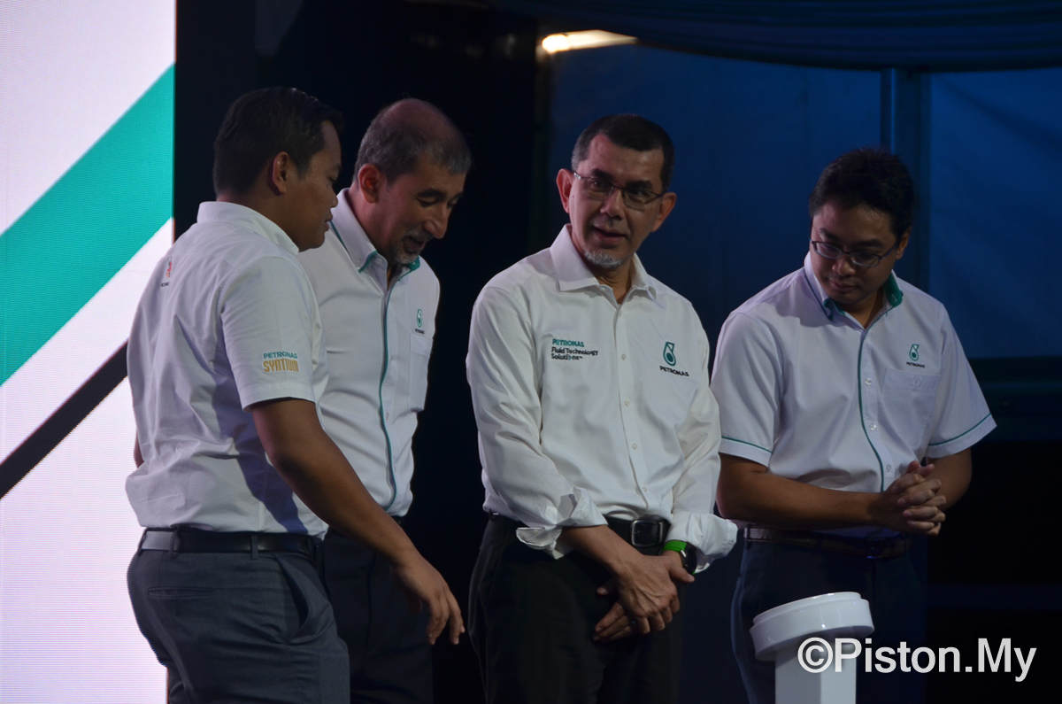 First Petronas AutoExpert Centre opens in Shah Alam - News and reviews on Malaysian cars ...