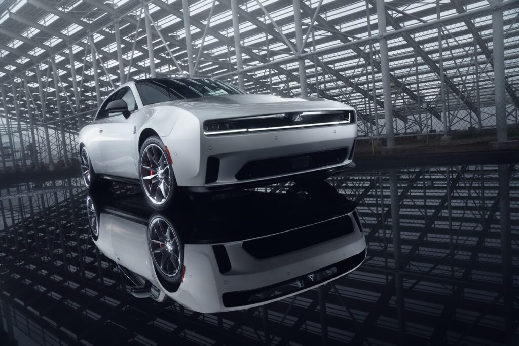 Dodge Charger Daytona Elektrik Membuat Debut Rasmi dengan 670hp!