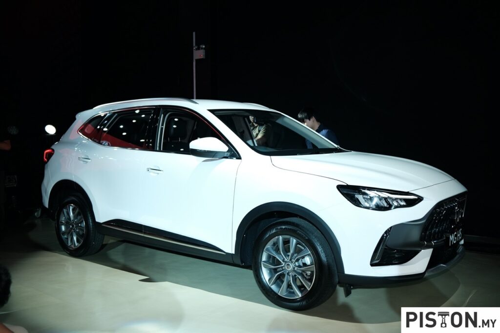 SAIC Motor Malaysia Unveils the All-New MG5 Sedan and MG HS SUV